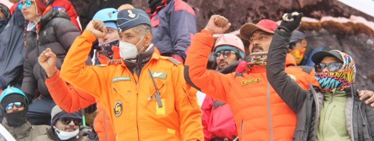 HMI team scales four Sikkim peaks in 125 hours - Sikkimexpress