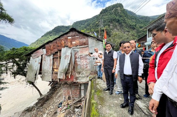 CM reaches out to affected families at Phidang & old Dikchu bazaar ...