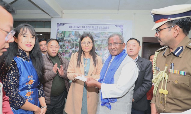 Governor tours Pakyong villages - Sikkimexpress